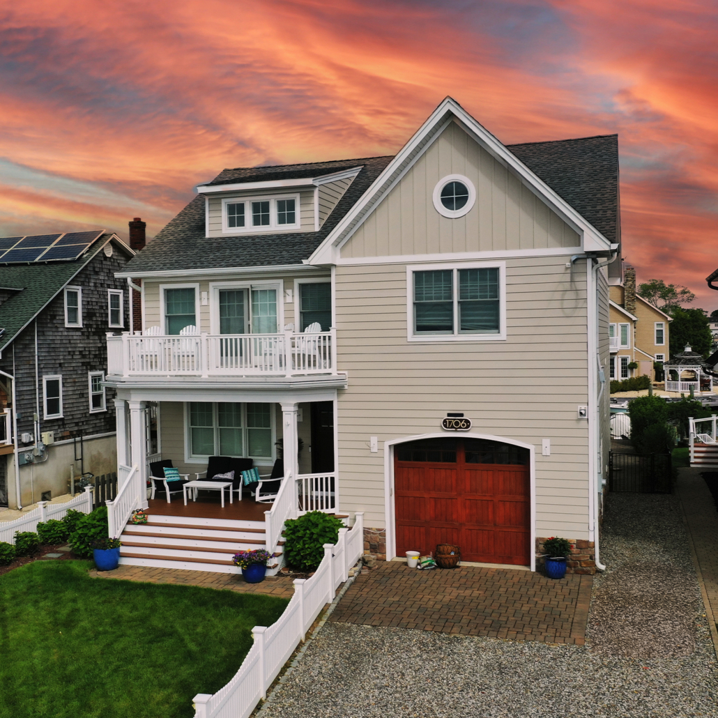 Dura-Plex - Roofing, Windows, Doors, Siding, Decks and More!